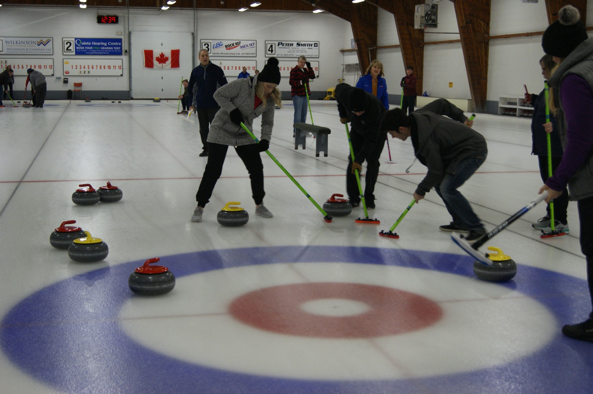 Rotary Club of Quinte Sunrise: Curl for Kids : Team work - working as one